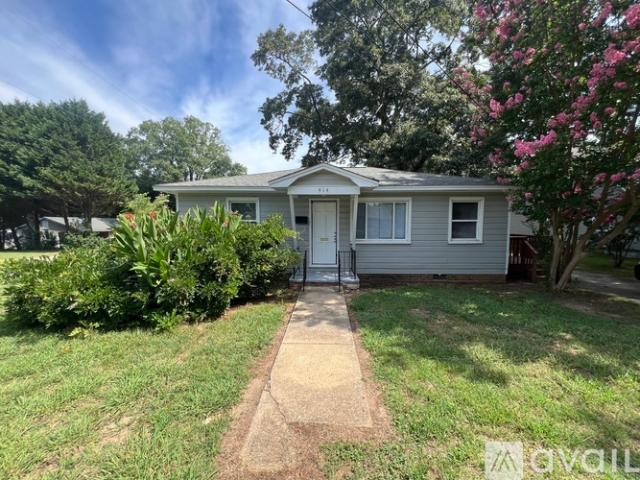 3 BR, 1 BA Apartment 414 W Wilkins St, Unit 414, Dallas, NC 28034