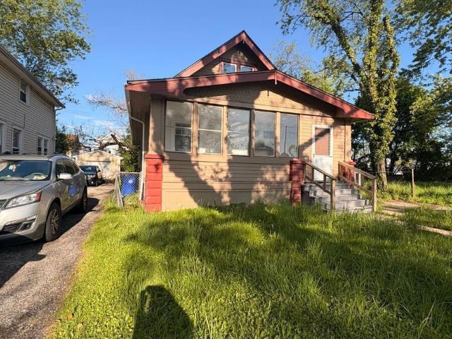 3 BR, 1 BA Apartment 4153 E 136th St, Cleveland, OH 44105
