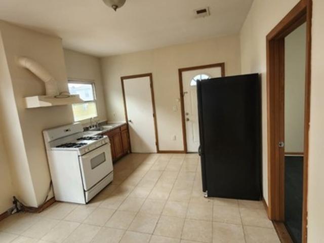 3 BR, 1 BA Apartment 41 Delaware St, Unit 3, Elizabeth, NJ 07206