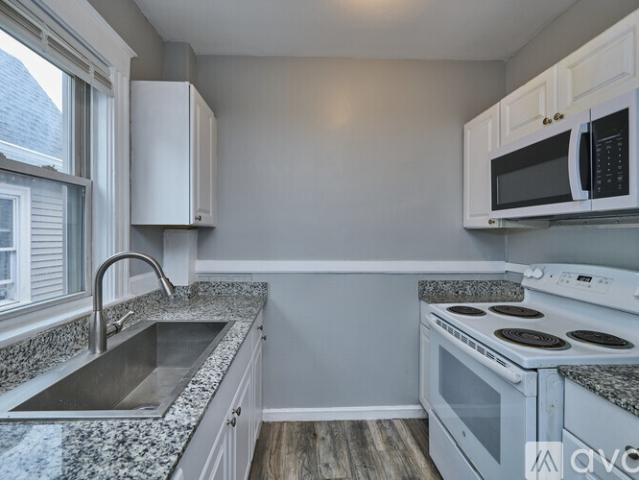 3 BR, 1 BA Apartment 41 Salem St, Unit #2L, Salem, MA 01970