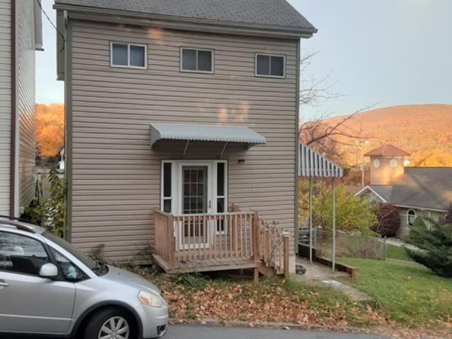 3 BR, 1 BA Apartment 420 South 8th Street, Altoona, PA 16602
