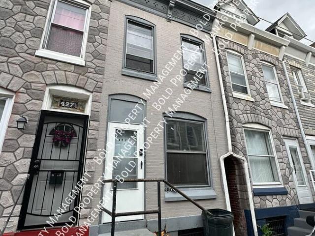 3 BR, 1 BA Apartment 427 Locust St Reading, PA 19604