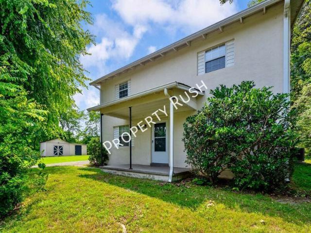 3 BR, 1 BA Apartment 424 Hedgewood Dr Chattanooga, TN 37405