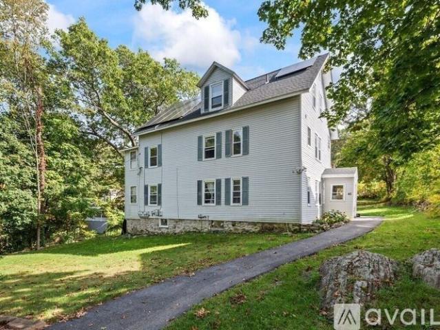 3 BR, 1 BA Apartment 42 Upton Street, Unit 2 Nicholas & Madison, Leicester, MA 01611