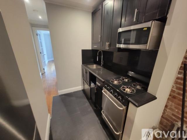 3 BR, 1 BA Apartment 437 West 53rd St, Unit 4A, New York City, NY 10019