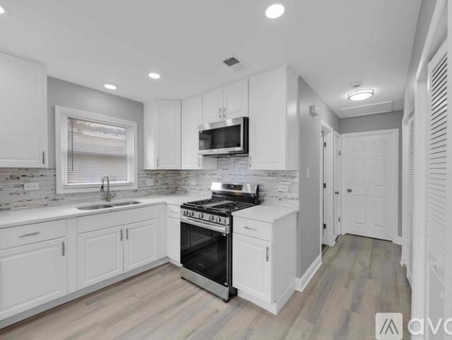 3 BR, 1 BA Apartment 436 Hickory Street, Chicago Heights, IL 60411