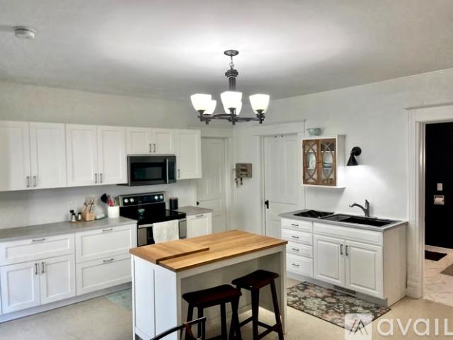 3 BR, 1 BA Apartment 439 West 14th Avenue, Unit Lower, Oshkosh, WI 54902