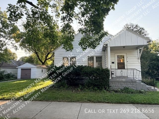 3 BR, 1 BA Apartment 4 Gunnison Ave NW, Grand Rapids, MI 49504