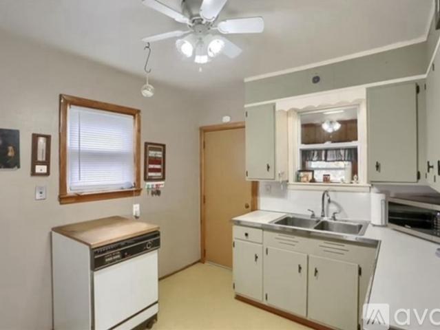 3 BR, 1 BA Apartment 543 Wengler Avenue, Sharon, PA 16146