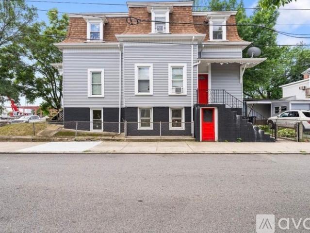 3 BR, 1 BA Apartment 54 Harrison St, Unit 3, Pawtucket, RI 02860