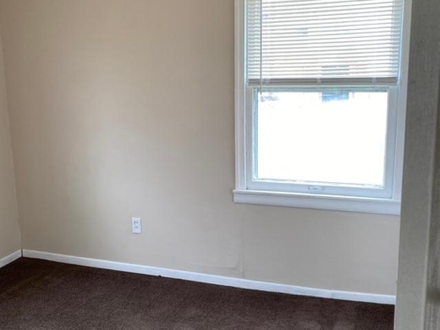 3 BR, 1 BA Apartment 5608 East 101st Terrace, Kansas City, MO 64137