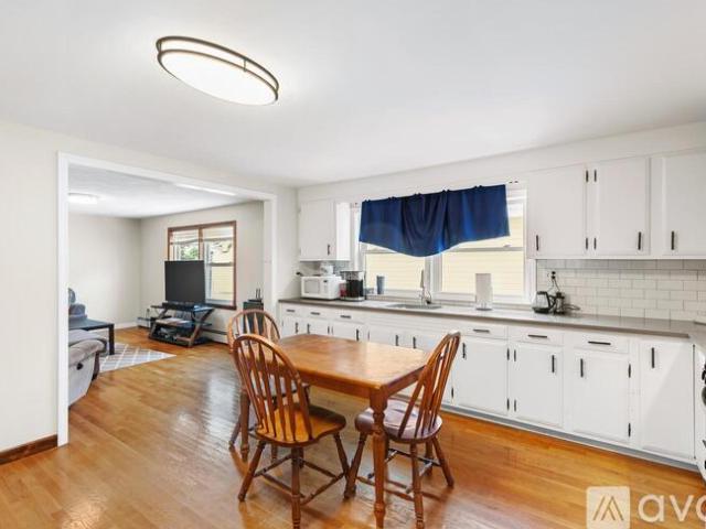 3 BR, 1 BA Apartment 57 Newbury Street, Unit 2, Somerville, MA 02144
