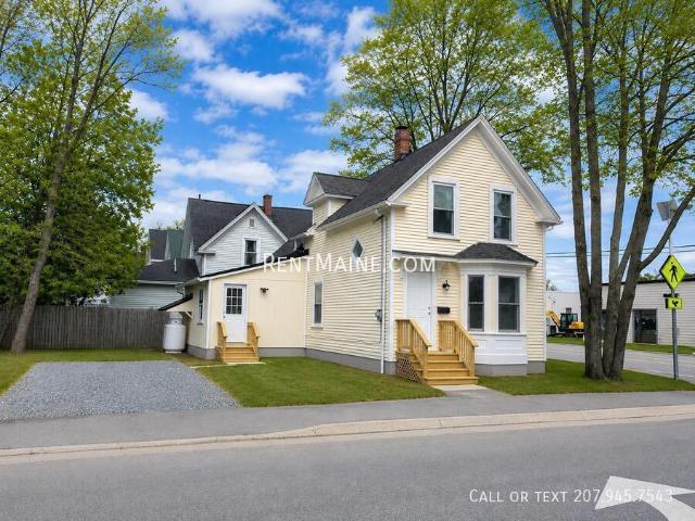 3 BR, 1 BA Apartment 58 Elm St Old Town, ME 04468