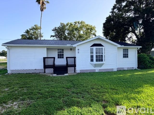 3 BR, 1 BA Apartment 599 Avenue H, Moore Haven, FL 33471