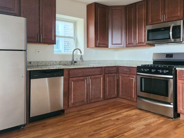 3 BR, 1 BA Apartment 504 W 32nd St, Chicago, IL 60616
