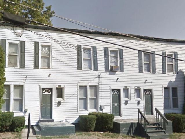 3 BR, 1 BA Apartment 508 W Pleasant St, Freeport, IL 61032