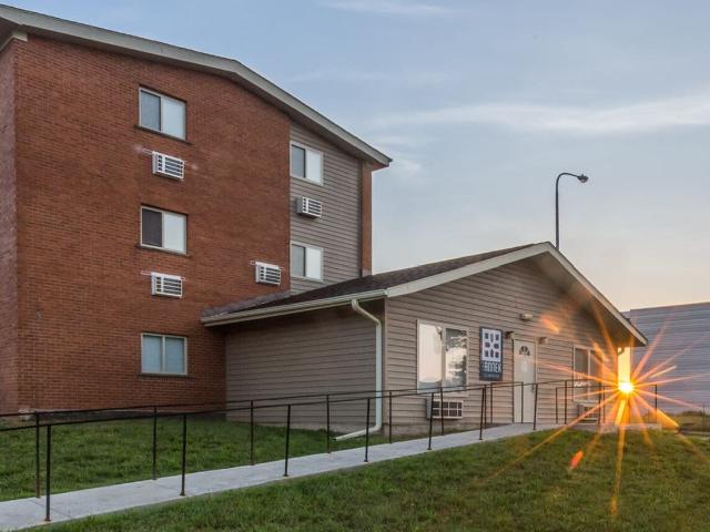 3 BR, 1 BA Apartment 511 North Avenue Unit Private Priced By Bed, Battle Creek, MI 49037