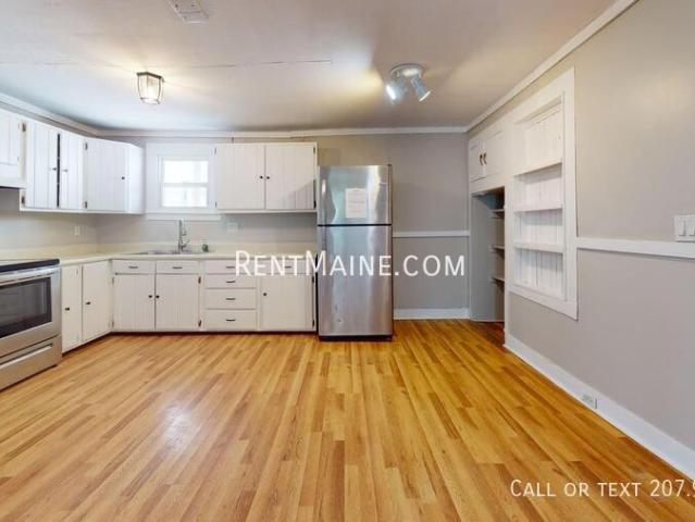 3 BR, 1 BA Apartment 52 Hayes St. Apt Old Town, ME 04468