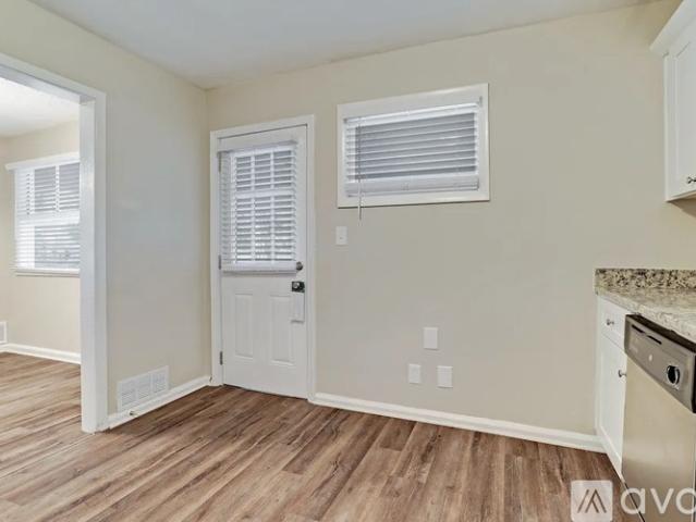3 BR, 2 BA Apartment 8703 W Golden Ln, Peoria, AZ 85345