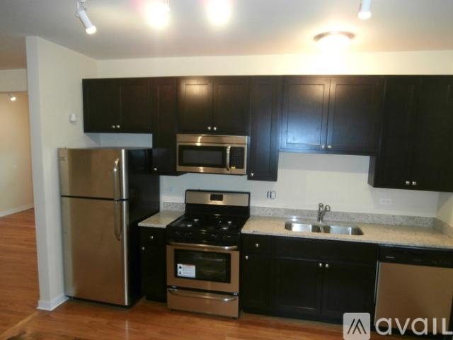 3 BR, 1 BA Apartment 6975 N Greenview Ave, Unit 3N, Chicago, IL 60626