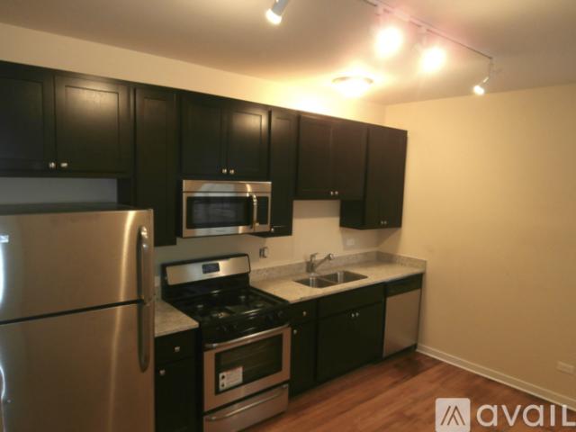 3 BR, 1 BA Apartment 6975 N Greenview Ave, Unit 3N, Chicago, IL 60626