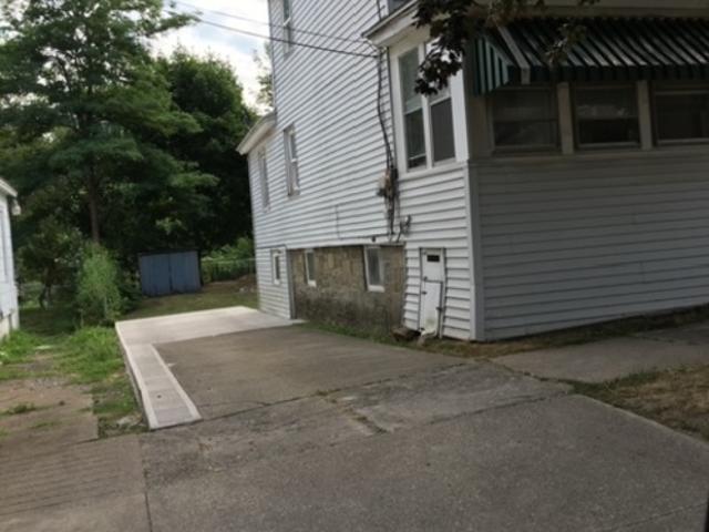 3 BR, 1 BA Apartment 69 Ontario St, Oswego, NY 13126