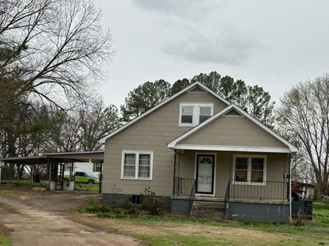 3 BR, 1 BA Apartment 601 W Main St, Decherd, TN 37324