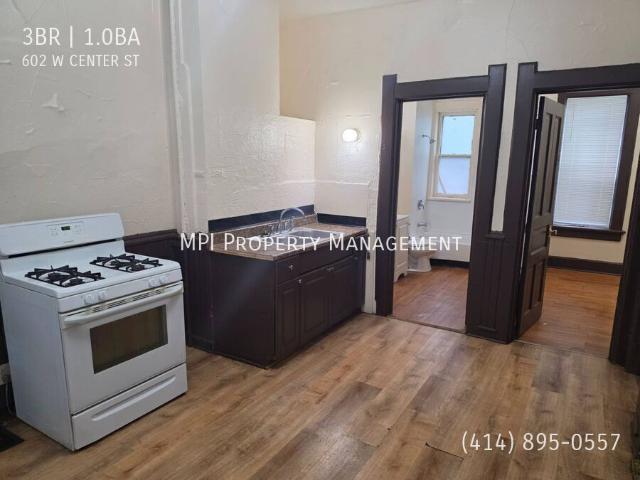 3 BR, 1 BA Apartment 602 W CENTER ST, MILWAUKEE, WI 53212