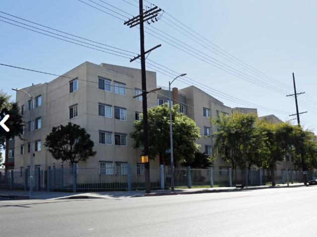3 BR, 1 BA Apartment 6050 S. Western Ave, Los Angeles, CA 90047