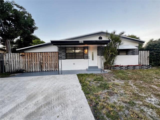 3 BR, 1 BA Apartment 6137 Dewey Street, Hollywood, FL 33023