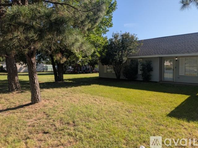 3 BR, 1 BA Apartment 6205 S Lakeside Hills Ct, Granbury, TX 76048