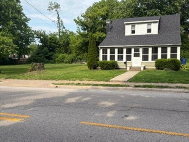 3 BR, 1 BA Apartment 621 Royal Heights Rd, Belleville, IL 62226