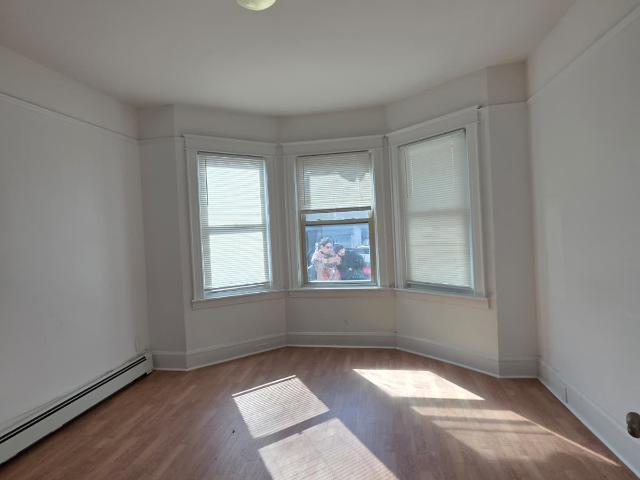 3 BR, 1 BA Apartment 622 Agar St, Yonkers, NY 10701