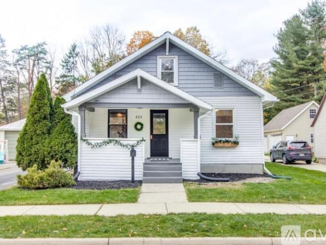 3 BR, 1 BA Apartment 625 Townsend Street, Ionia, MI 48846