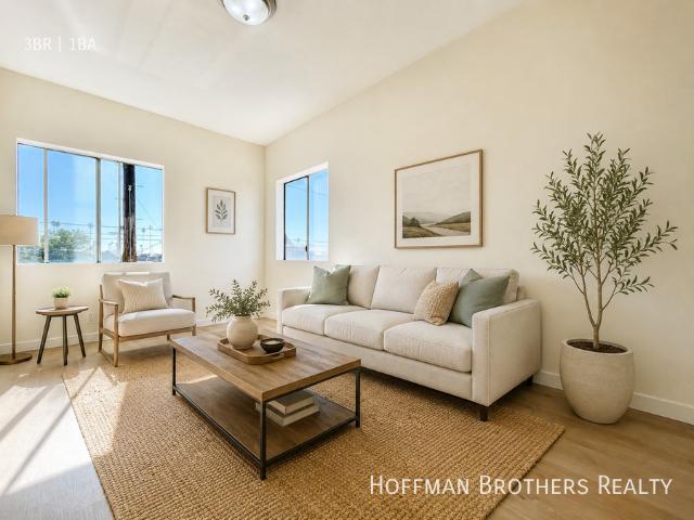 3 BR, 1 BA Apartment 625 W Vernon Ave, Los Angeles, CA 90037