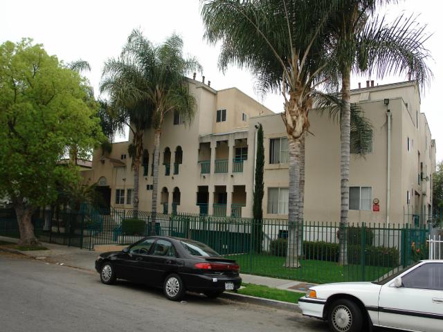 3 BR, 1 BA Apartment 625 N. New Hampshire, Los Angeles, CA 90004