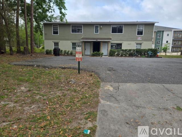 3 BR, 1 BA Apartment 6327 SW 9th Ave, Unit B, Gainesville, FL 32607