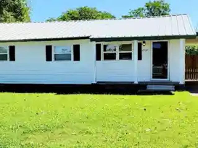 3 BR, 1 BA Apartment 634 S Berry St, BURKBURNETT, TX 76354
