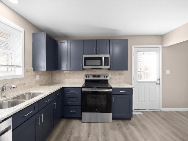 3 BR, 1 BA Apartment 6 Manor Dr, Collinsville, IL 62234