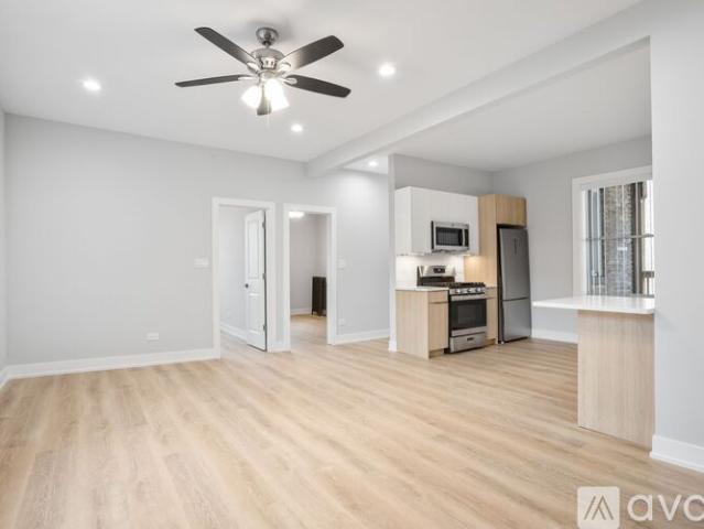 3 BR, 1 BA Apartment 7427 N Clark St, Unit 3, Chicago, IL 60626