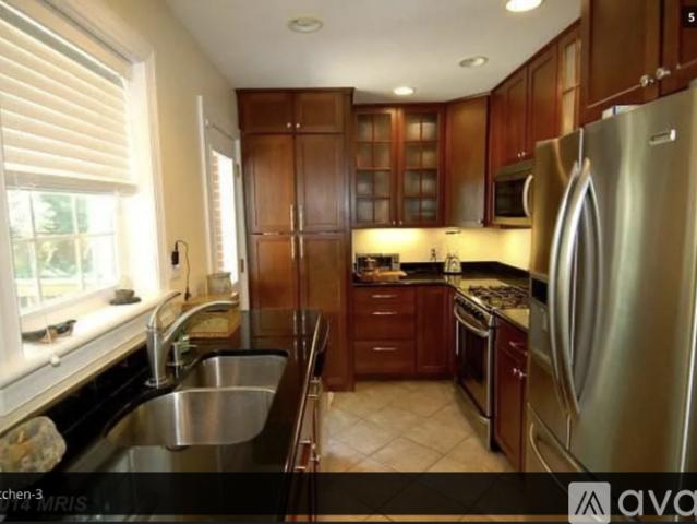 3 BR, 1 BA Apartment 7539 Burnside Court, Falls Church, VA 22043