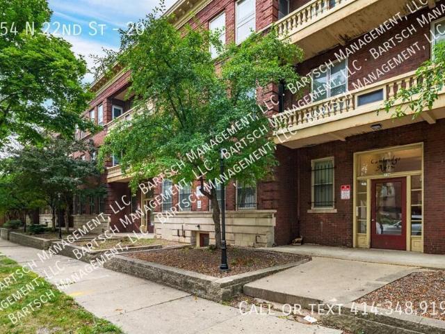 3 BR, 1 BA Apartment 754 N 22nd St, Milwaukee, WI 53233