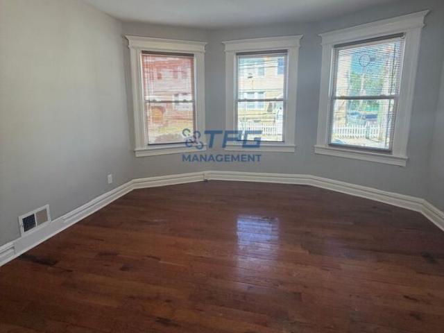 3 BR, 1 BA Apartment 76 Halstead Street, Newark, NJ 07106