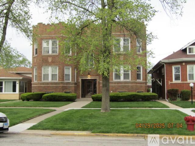 3 BR, 1 BA Apartment 7730 South Michigan Avenue, Unit 1st Floor, Chicago, IL 60619