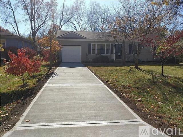 3 BR, 1 BA Apartment 705 Zumwalt Ave, Grandview, MO 64030