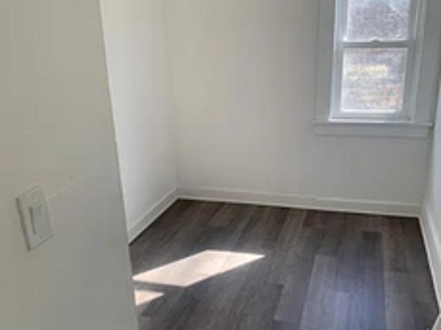3 BR, 1 BA Apartment 709 10th St, Unit 1, Racine, WI 53403