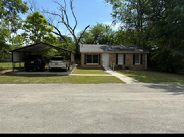 3 BR, 1 BA Apartment 710 Half Street, Lindale, TX 75771