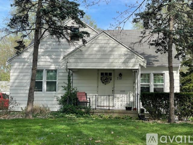 3 BR, 1 BA Apartment 710 S Maple St, Urbana, IL 61801