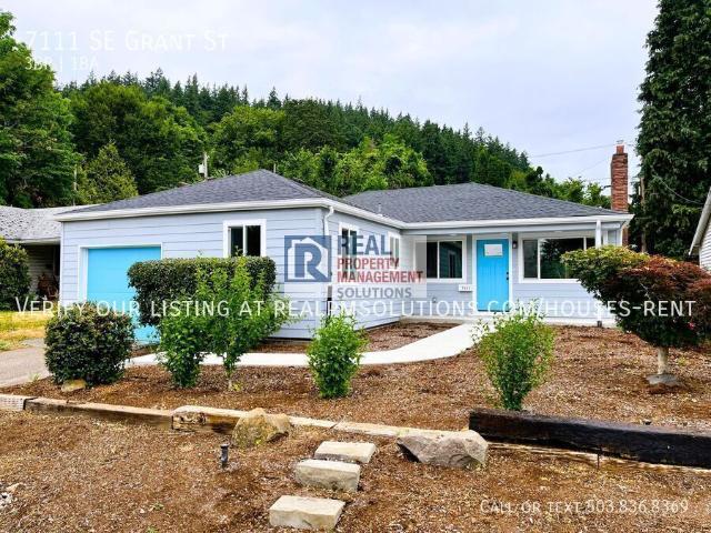 3 BR, 1 BA Apartment 7111 SE Grant St, Portland, OR 97215