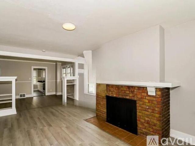 3 BR, 1 BA Apartment 717 E Virginia Ave, Peoria, IL 61603